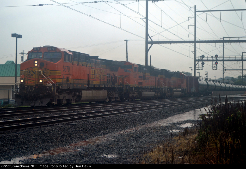 BNSF 5679